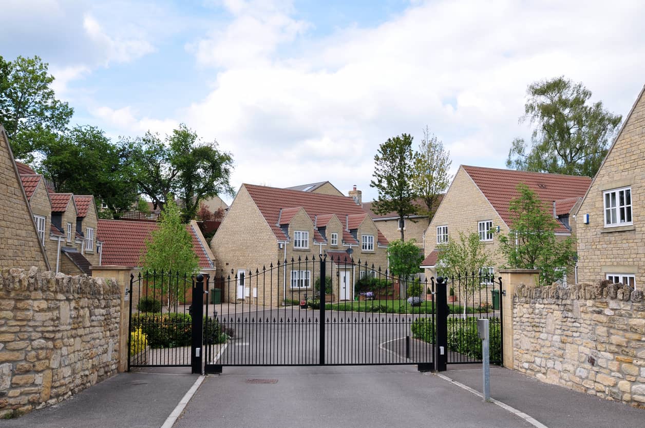 Installation of entrance gates across cul de sac would undermine social ...